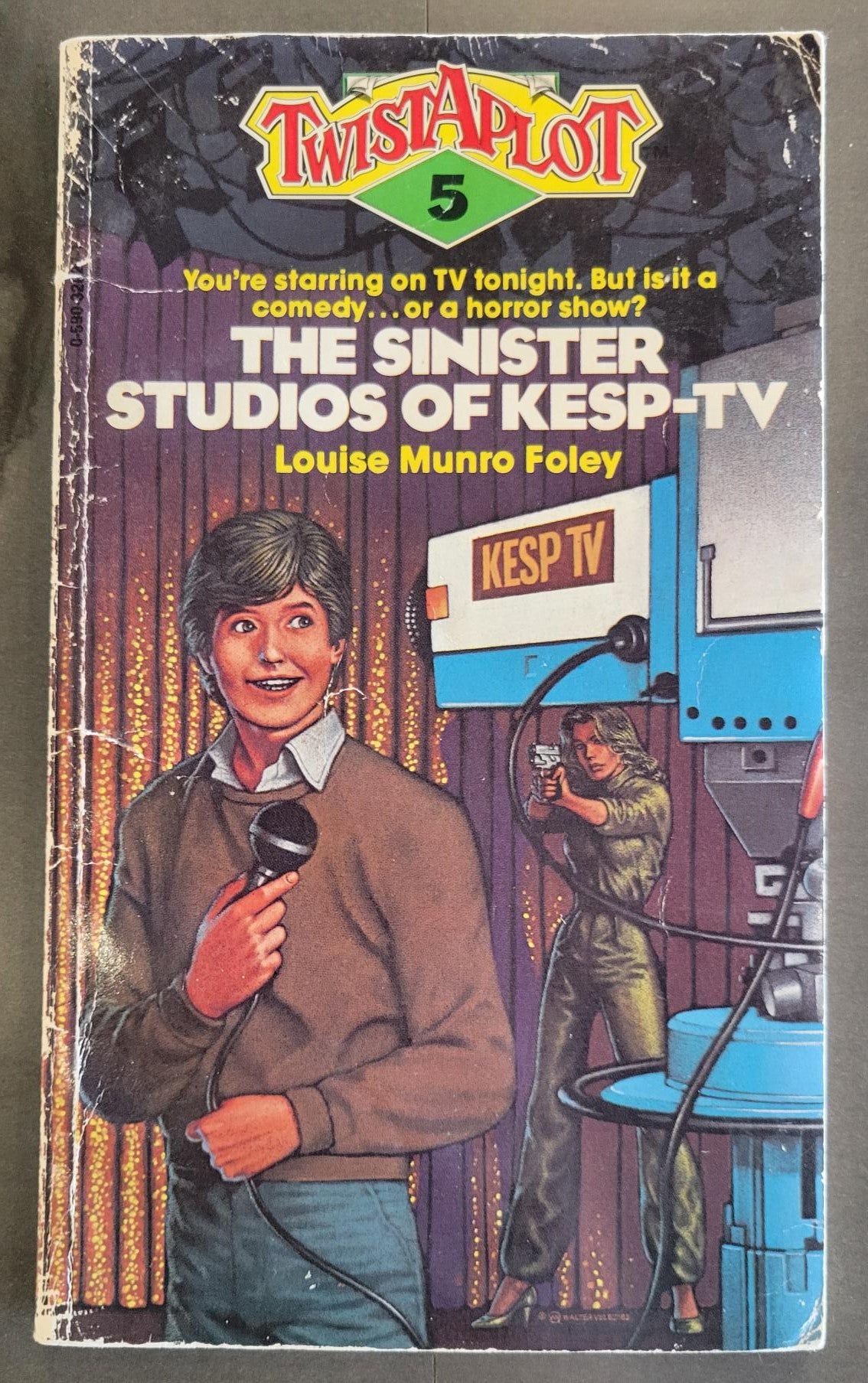 TwistAPlot #5 The Sinister Studios of KESP-TV - Foley, Louise Munro (1 ...